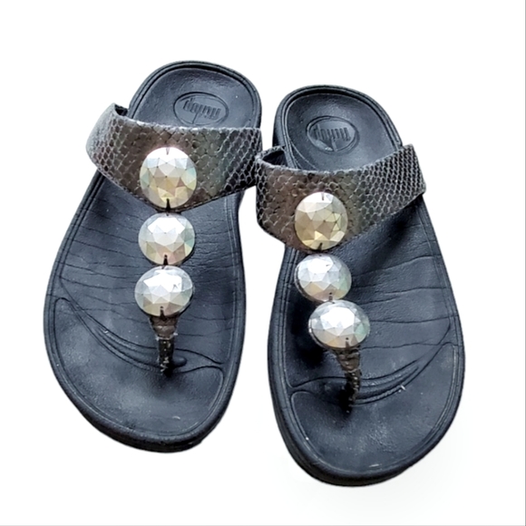 Fitflop | Shoes | Fitflop Flip Flips Pewter Color Snakeskin Look With ...
